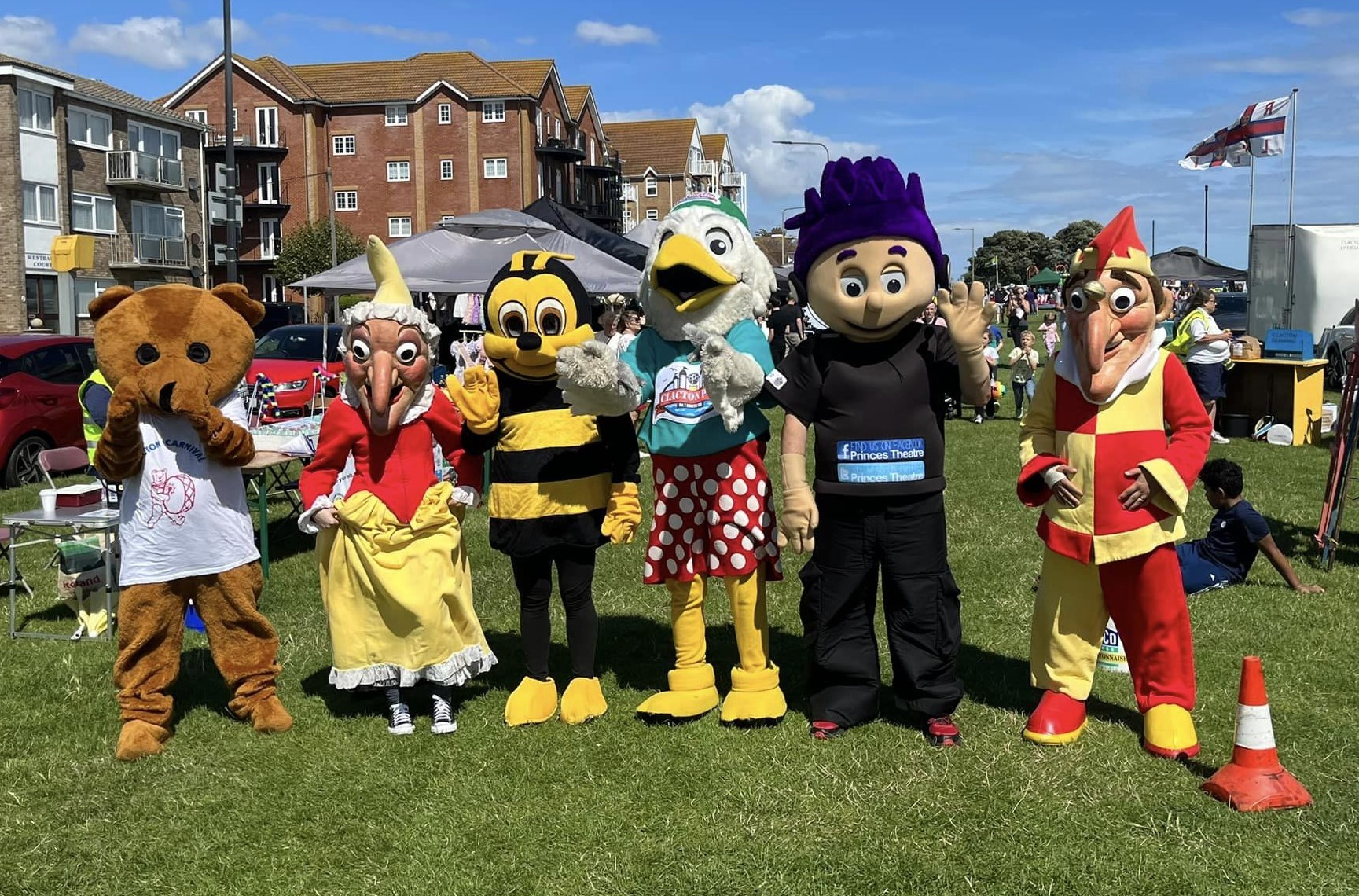 Families enjoy fun in the sun - Clacton Pier